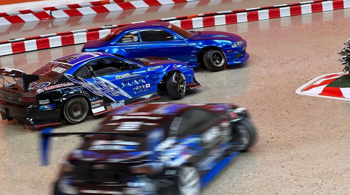 Remote & Radio Control Racing Cars & Trucks & Drift Tracks